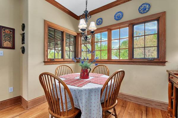 breakfast-eating-corner-windows | ACM Design Architecture & Interiors